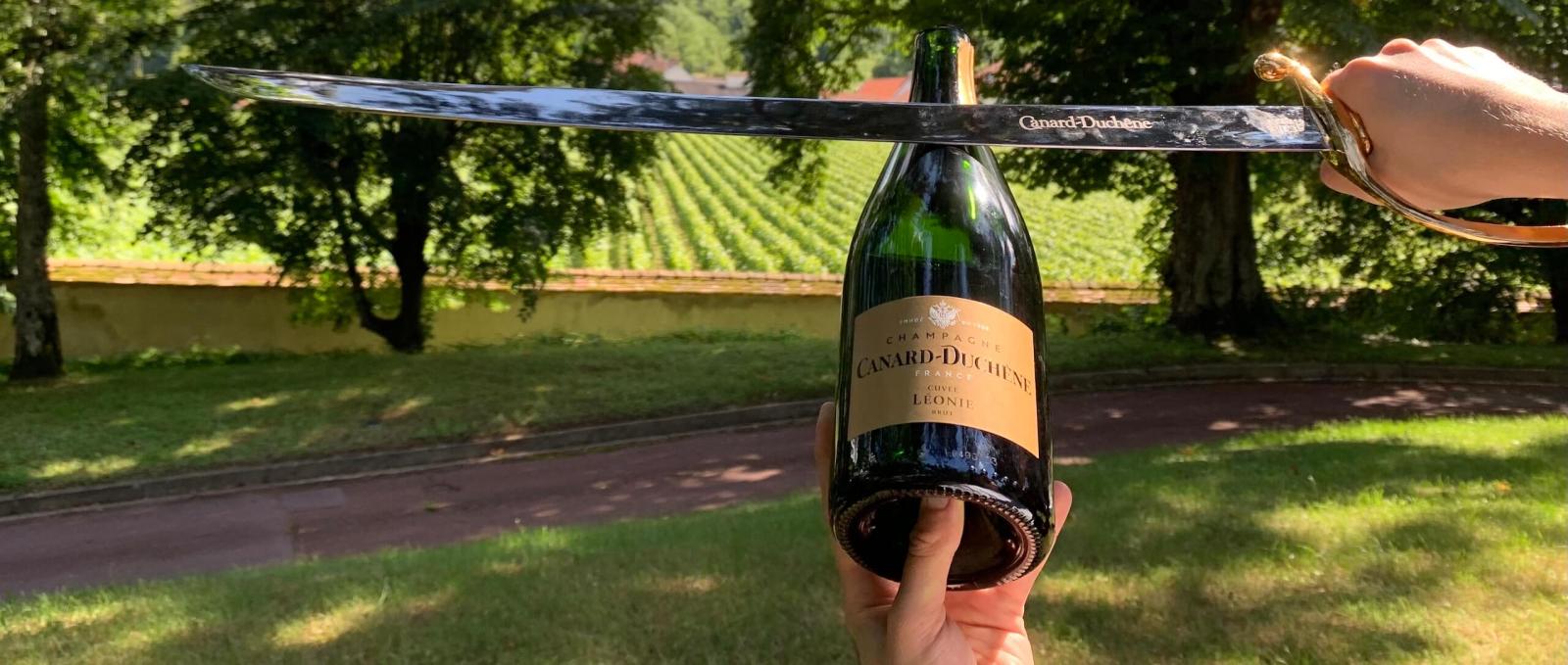 Initiation au sabrage (Franstalig) - Champagne Canard-Duchêne